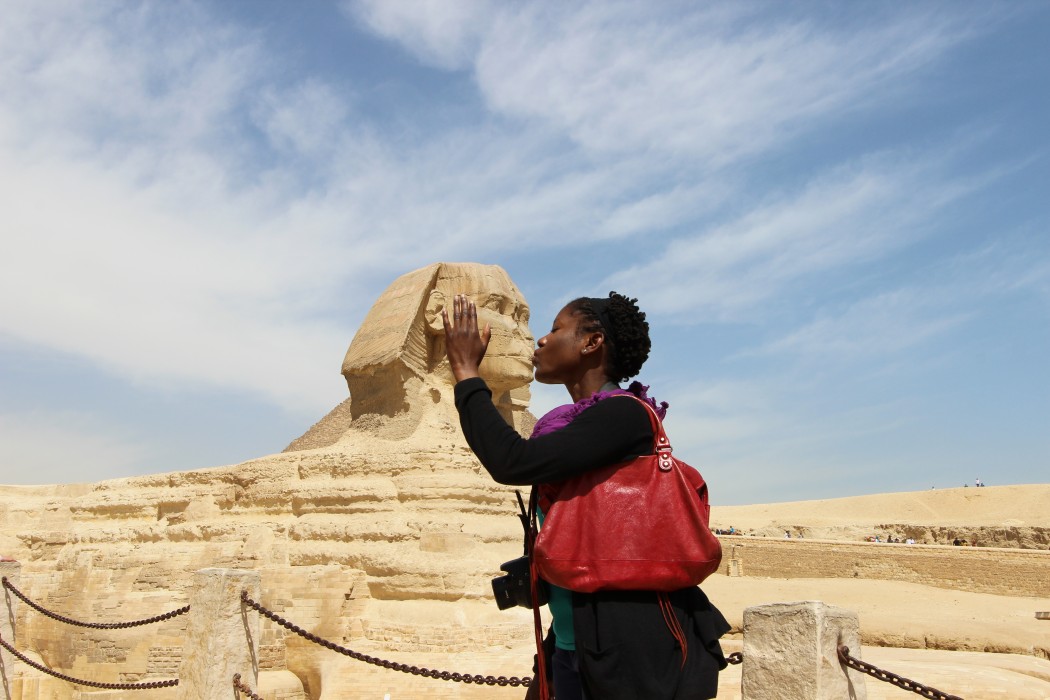 11 Cheesy Tourist Photos you should take on your next trip - Oneika the ...